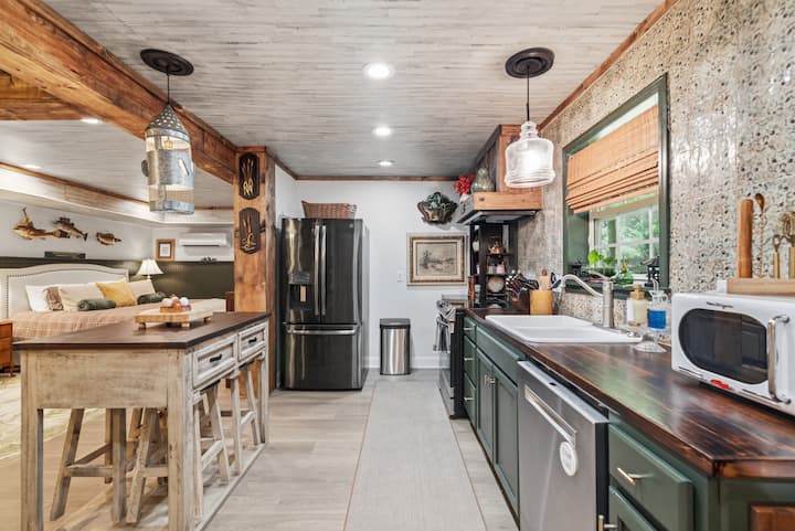 Yellow Dutch Door Riverfront | 8 Min To Huntsville - Cedar Lake, Union Grove