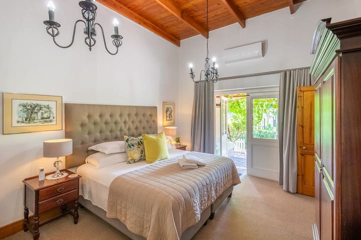 Peaceful Stay
Room 5 - Montagu