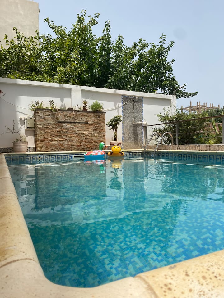 Superbe F2 Résidence Piscine Jardin Près De Plage - Béjaïa