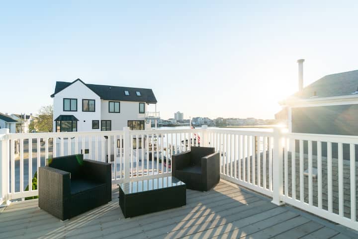 Coastal Escape W/ Private Deck | 3 Blocks To Beach - ジャージー・ショア, NJ