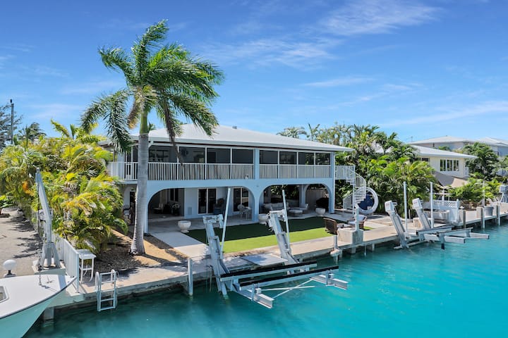 Duck Key Waterfront Paradise A | Private Balcony - Florida Keys
