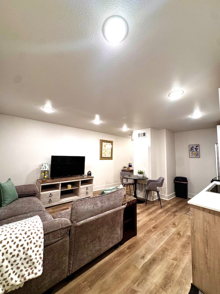 Homey One Bedroom - Dallas, TX