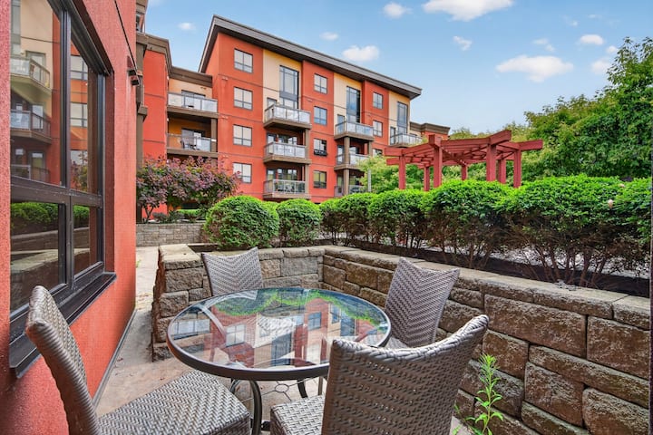 2 Bd @ Playa! Rooftop Pool & 1 Min From Beach -350 - Kelowna