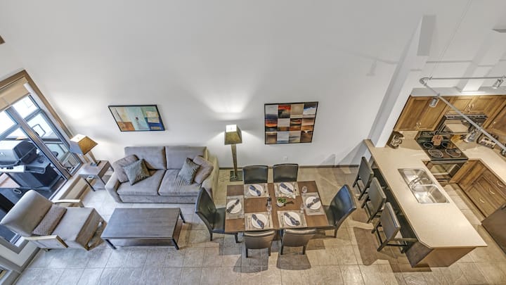 2 Bd Loft 603 @ Playa. Pool & Hot Tub - Kelowna