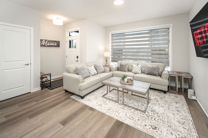 Brand New 6br Home | W/o Basement | Ac | Sleeps 16 - Canada