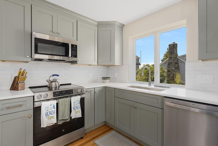 Brand New Coastal Luxury | 5 Min To Beach - Narragansett, RI