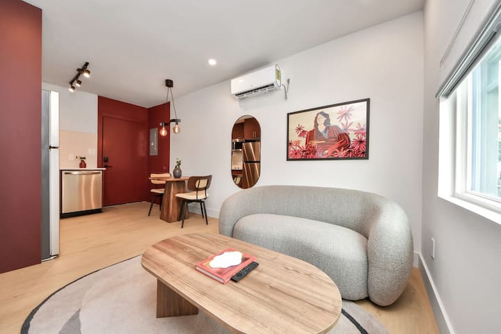 Modern Boutique Loft W Free Parking | Colorblock - Houston, TX