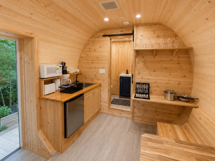 17 Cozy Wooden Barell - Parry Sound