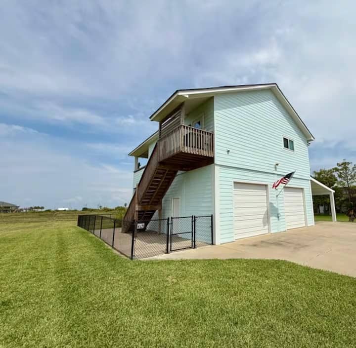 Bolivar Bungalow - Crystal Beach, TX