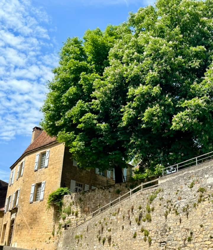Chambre D'hôtes Dans Un Lieu Hors Temps - Gourdon