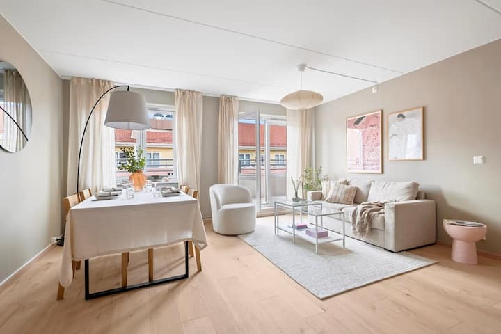 Nyoppusset Leilighet Med Takterrasse, Midt I Oslo - Oslo