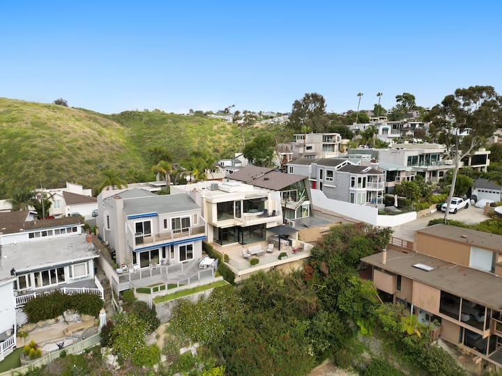 Coastal Retreat | Blocks From The Ocean - Laguna Beach, CA