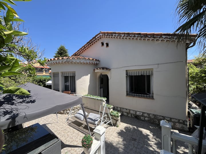 Villa Avec Jardin Privé • Parking • Proche Mer - Nice