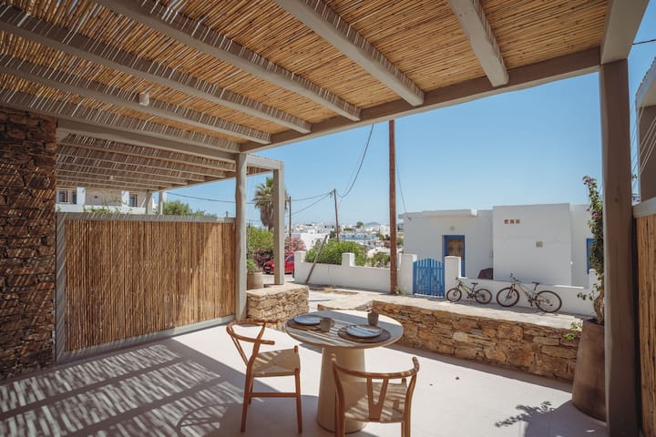 Phos
5 Elements
Agapi's Houses - Antiparos