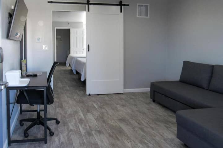 Your Suite Close To Disneyland + Free Breakfast - Anaheim, CA