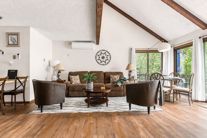 Pocono Ski Retreat | Pool, Hot Tub, Tennis, Sauna - Tannersville, PA