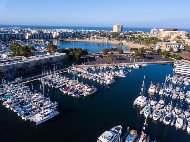 2-bedroom Condo | 15 Min To Marina + Lax - Marina del Rey, CA