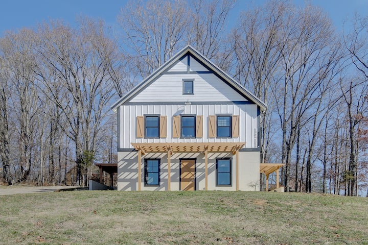 Barndo2 Modern European Style Home Of Fluffy Cows - Jefferson City, TN