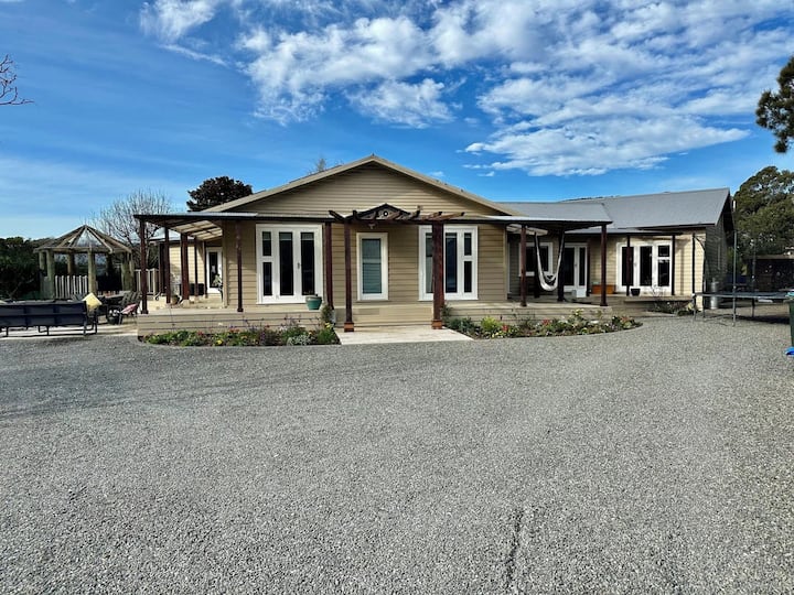Perfect Multi Family Raumati Home - 4br + 2br Wing - Paraparaumu