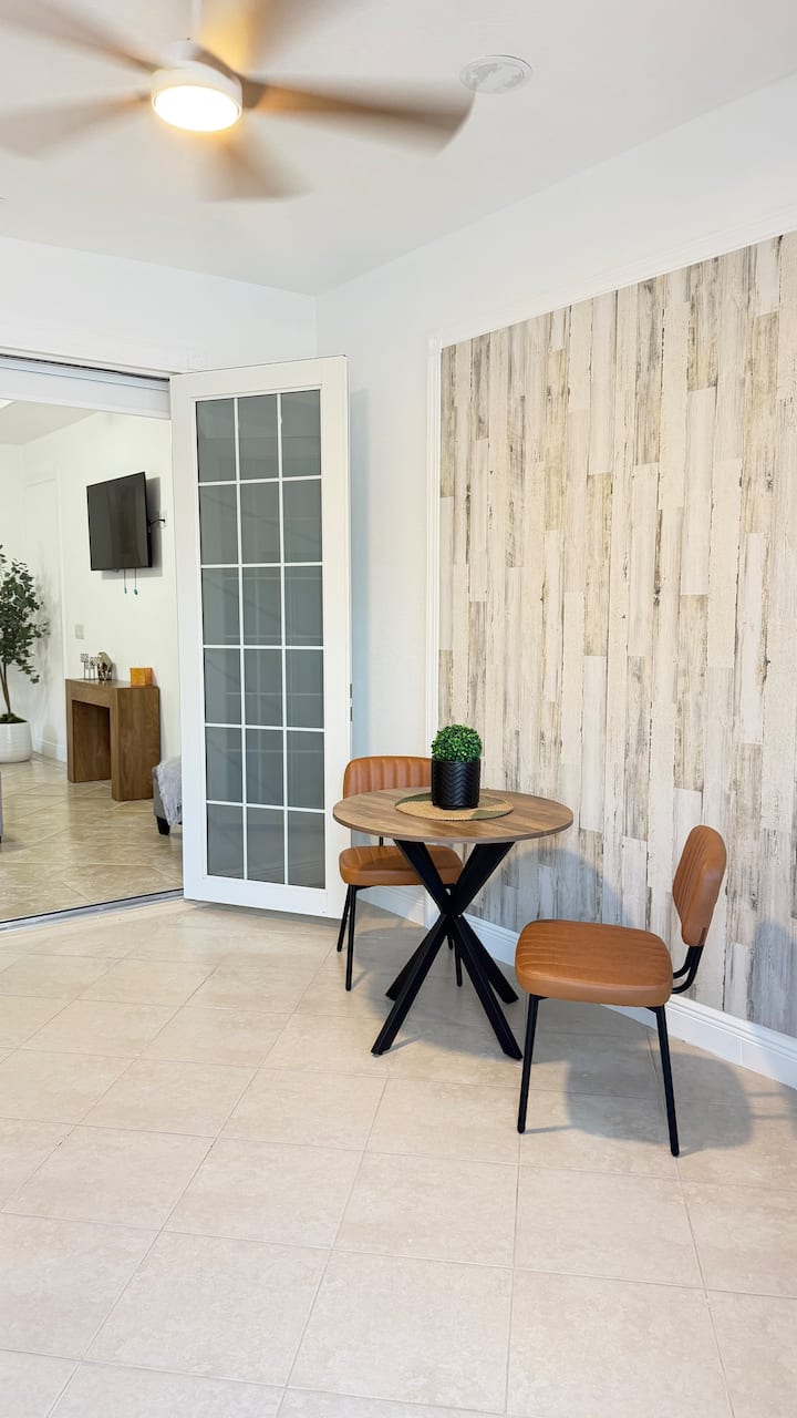 Sion Suite In Cape Coral - Cape Coral, FL