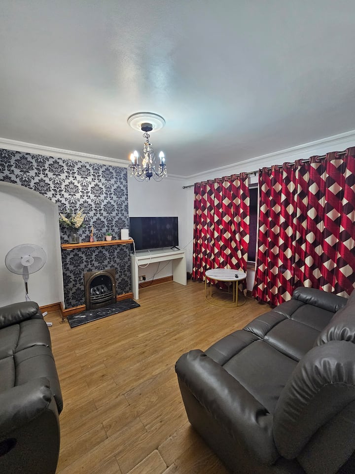 3 Bed House, 5 Min Walk From Station, Parking - Ilford
