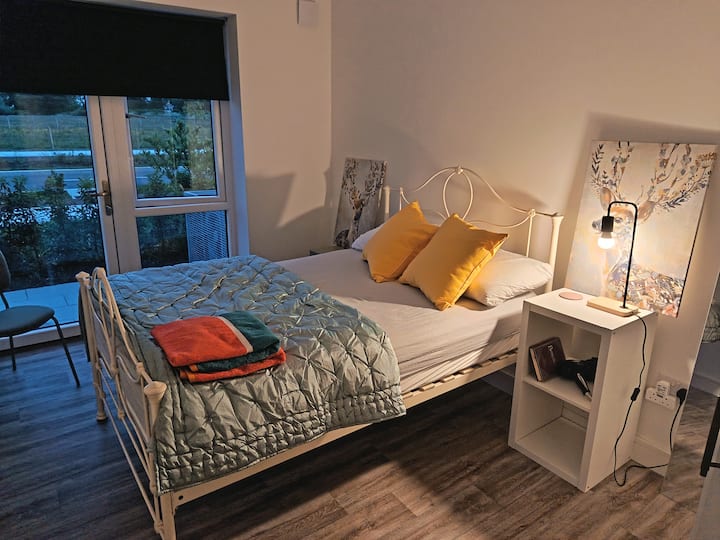 Whole Apartment. Two Bedrooms. - Navan