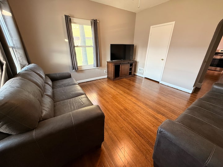 1bd Apt Close To Downtown - Cedar Rapids, IA