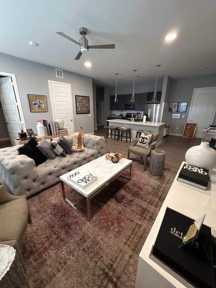Luxury Townhome With Resort-style Living - Missouri City, TX