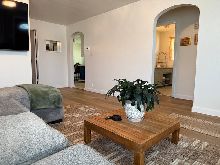 Spritely Cottage Near Downtown Springfield - Springfield, OR