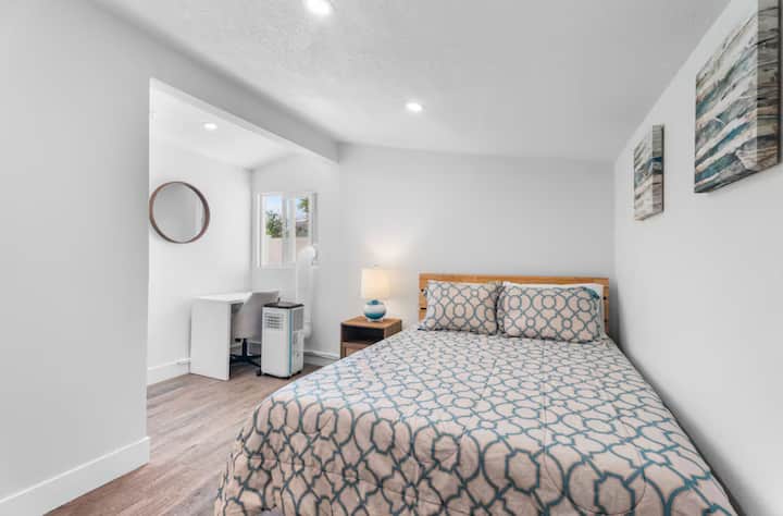 Value Beach Casita | 2br Huntington Beach - Huntington Beach, CA