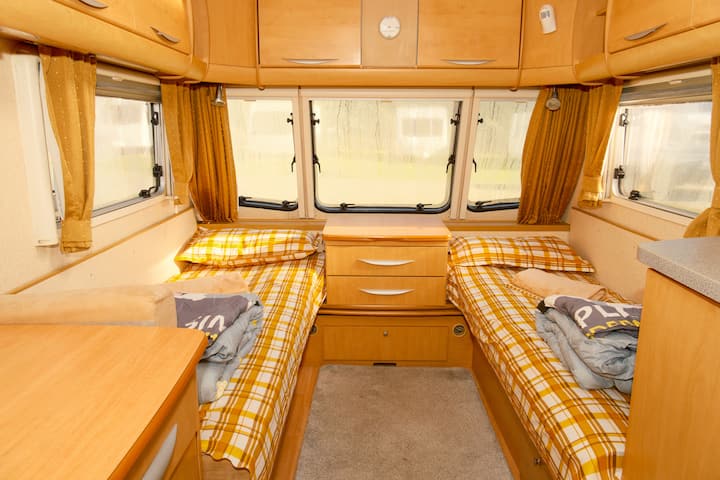 Superior Twin Room Caravan Retreat - Wanaka