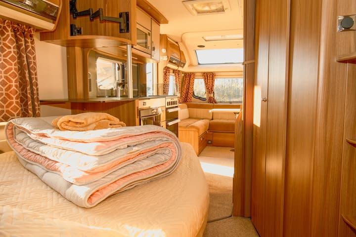 Deluxe Family Room At Sundale Caravan Retreat - Wanaka