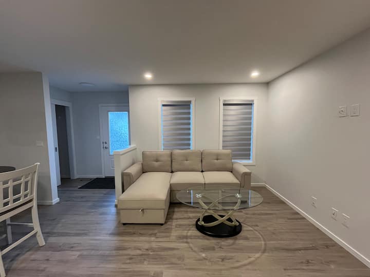 Home Away In Prairie - Airdrie