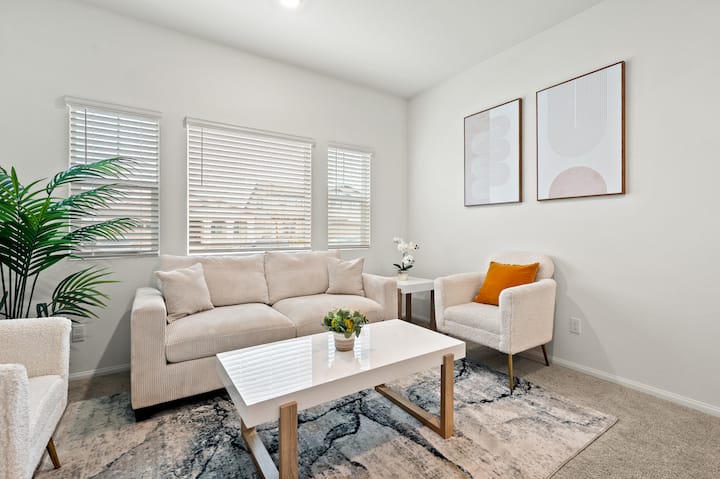 Cozy Guest Suite/king Bed/private Entry/kitchen - Moreno Valley, CA