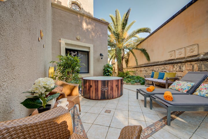 Luxury 5br Villa With Jacuzzi, Garden & Dining - 몰타
