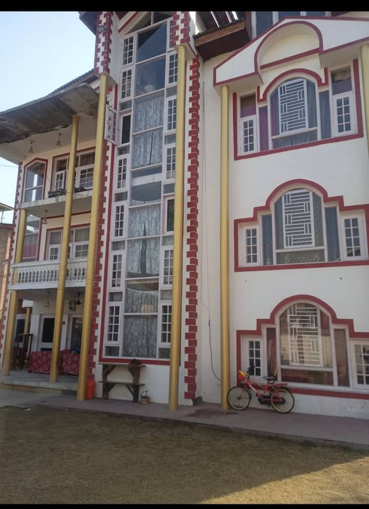 Cheap And Best - Srinagar