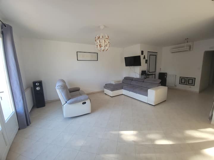 Maison Familiale Disponible à La Location - La Ciotat