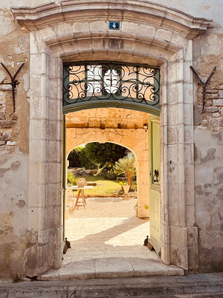 Le Logis Du Cloître - Saint-Jean-d'Angély