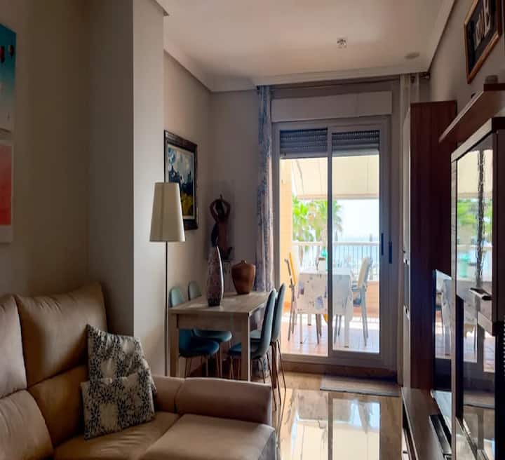 Ubicado En Complejo Residencial La Avenida De Niza - Alicante