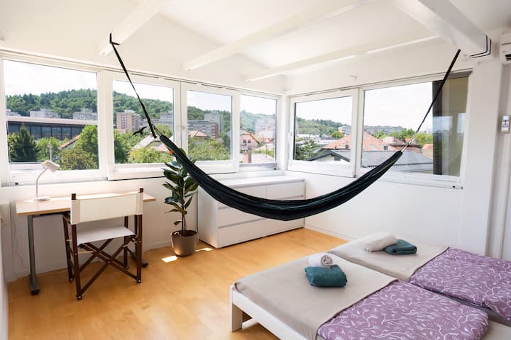 Sunny Haven: Peaceful & Cozy - Free Parking & Wifi - Liubliana