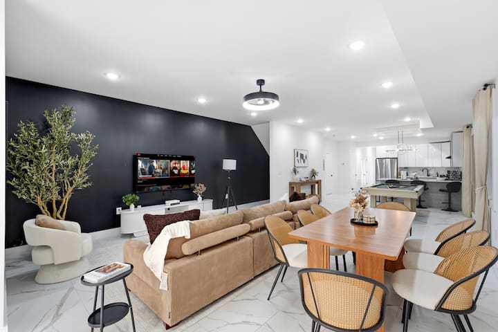 Family Oasis|sleeps 18|pool Table+yard|walk 2 Path - 布魯克林