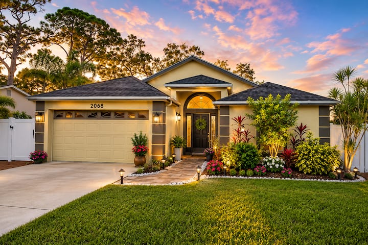 Spacious Family Home Near Siesta Key - Venice Beach, FL