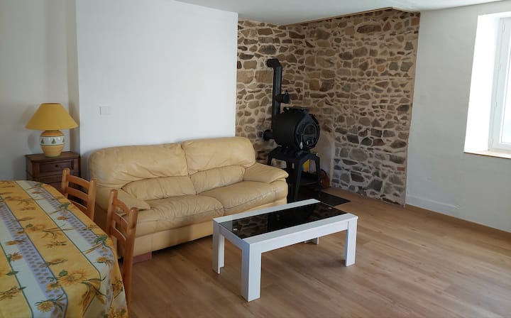 Maison En Pierres Pour 4 Personnes à Amplepuis - Lac des Sapins