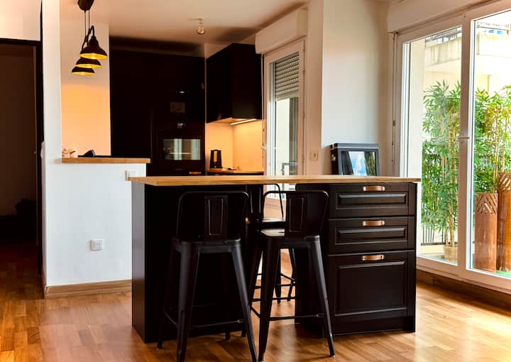 Appartement Loft Avec Chambre, Balcon, Parking - Aubervilliers