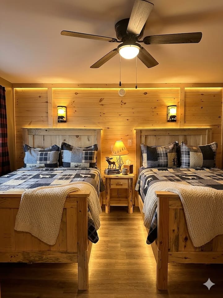 Rustic 2br/2ba Lg Basecamp | Full Kitchen - Lake George, NY