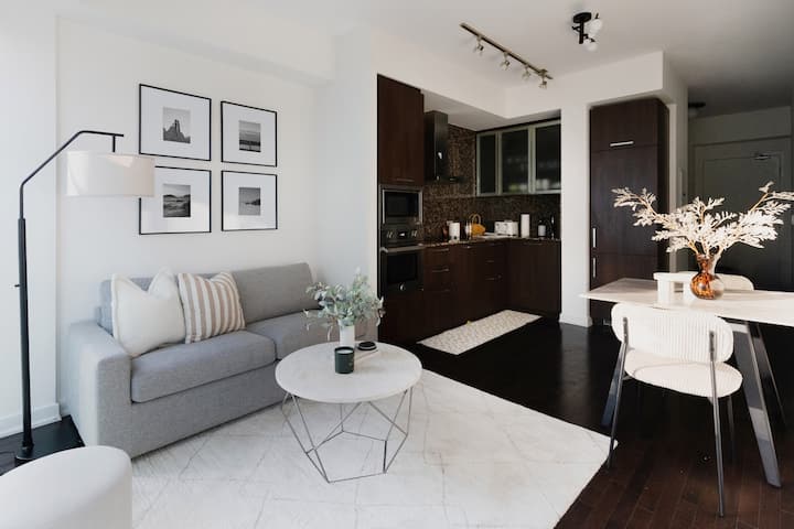 Downtown Cozy Retreat By Cn Tower - Toronto, ON