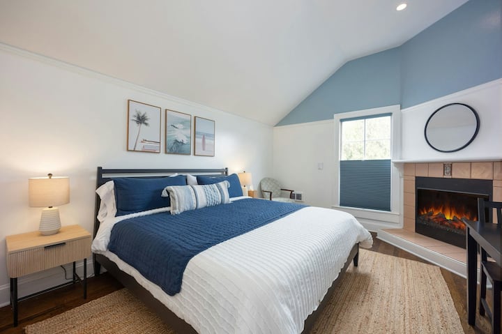 Gray Whale Room | Walk To Beach, Shops, Dining - Half Moon Bay, CA
