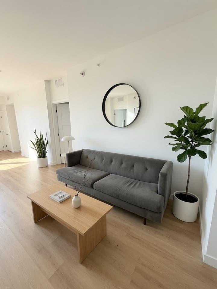 Modern 2br Apt With Private Balcony | Free Parking - North Miami, FL