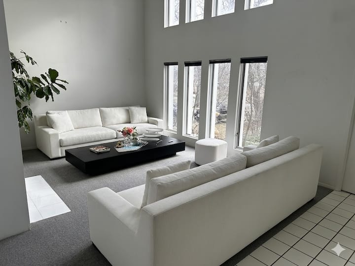 Peaceful Lakeside Oasis | Linden Hills - Minneapolis, MN