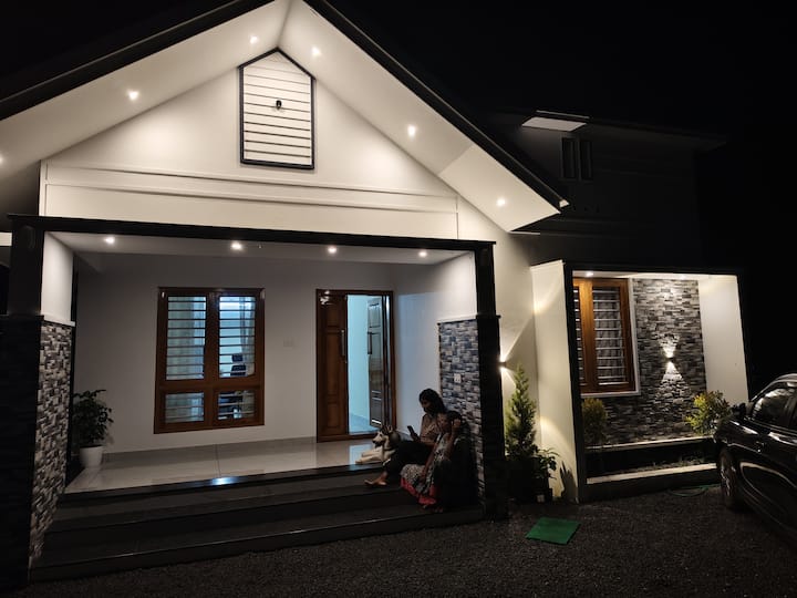 A Room At Full On Privacy With An Attached Bathroo - Chengannur